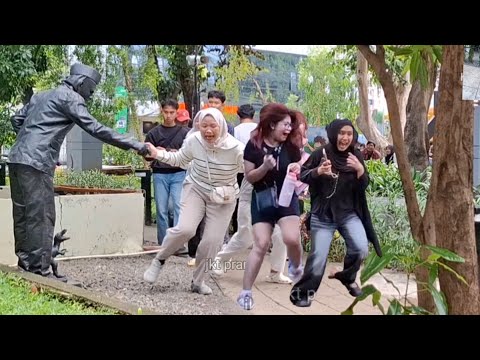 JLN 2 KE BLOK M , STATUE PRANK IN INDONESIA,  PATUNG HIDUP DI BLOK M , 