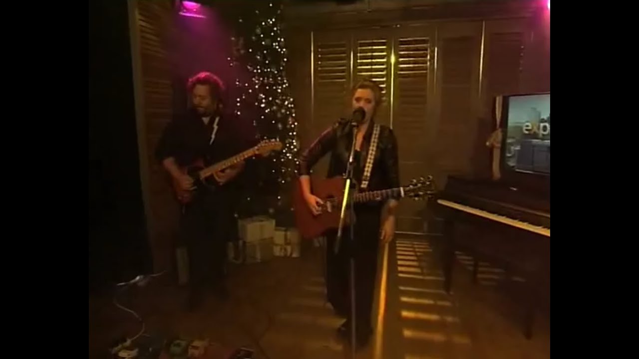 Ann Jangle performs on Expresso - YouTube