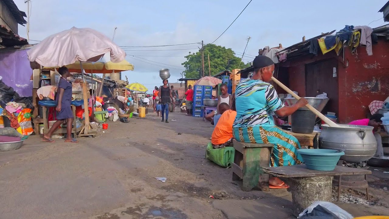 LIFE INSIDE AFRICAN LOCAL COMMUNITY IN GHANA, BUKOM - YouTube