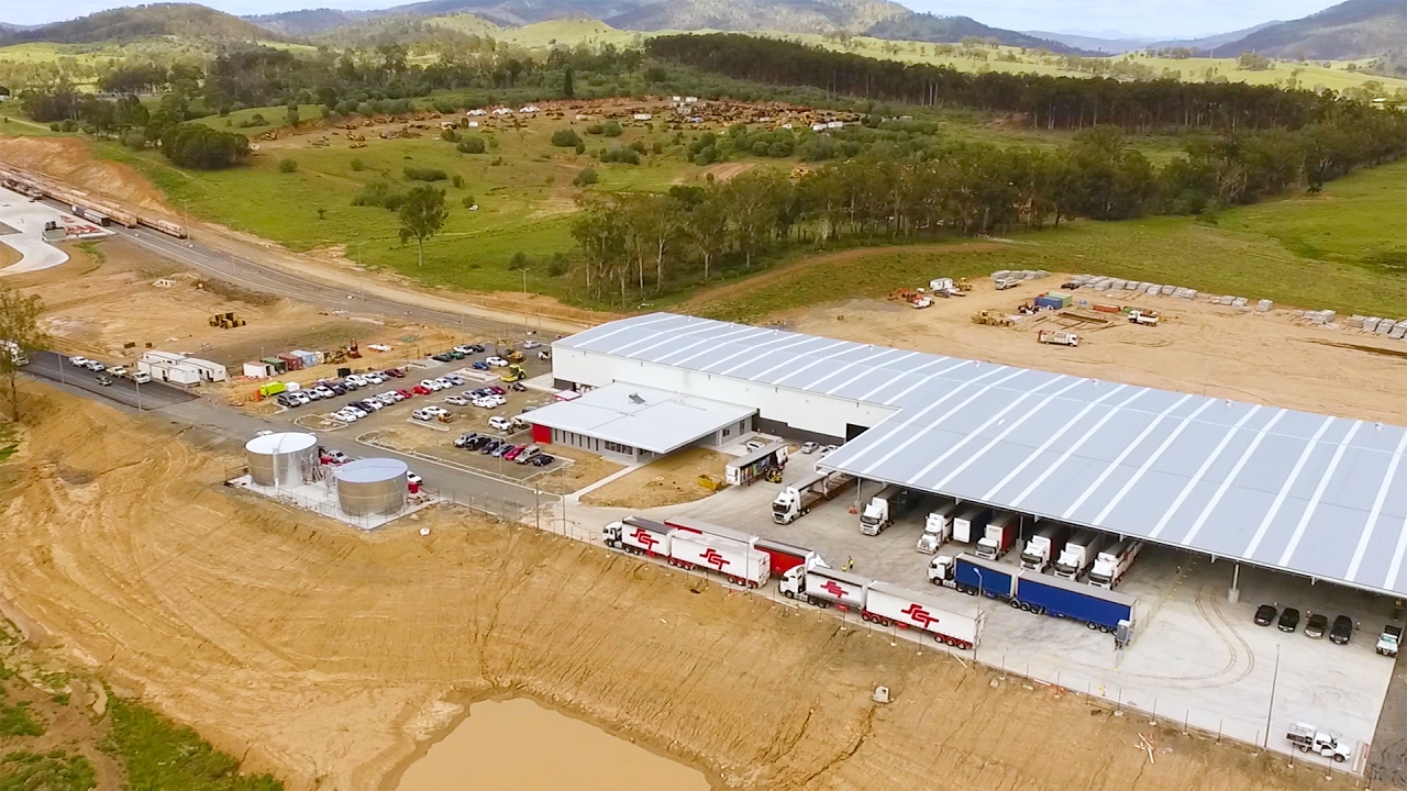 SCT Bromelton First Train Arrival - 21st January 2017 - YouTube