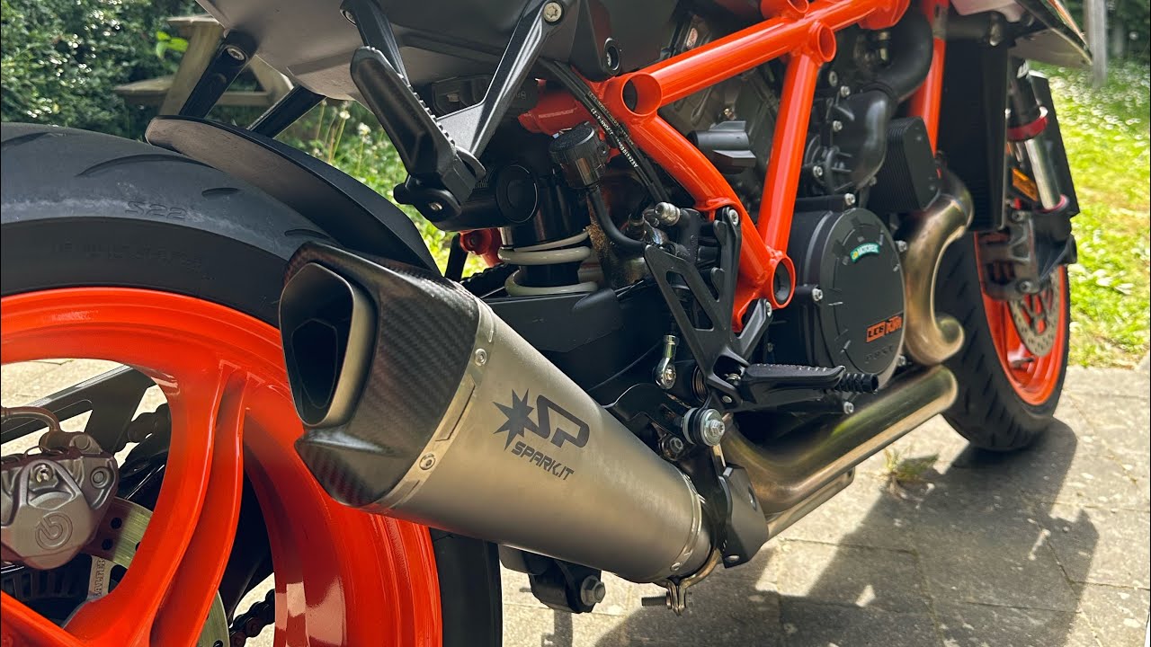 KTM 1290 SuperDuke R 3.0 Spark Konix Evo Exhaust - YouTube