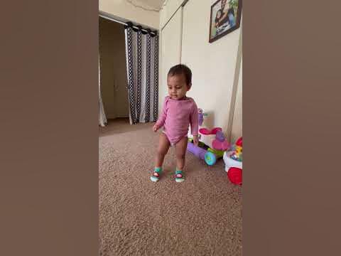 Learn performing squats with my baby 👶 😂🥴 #babyshorts #funnyshorts #funnybaby - YouTube