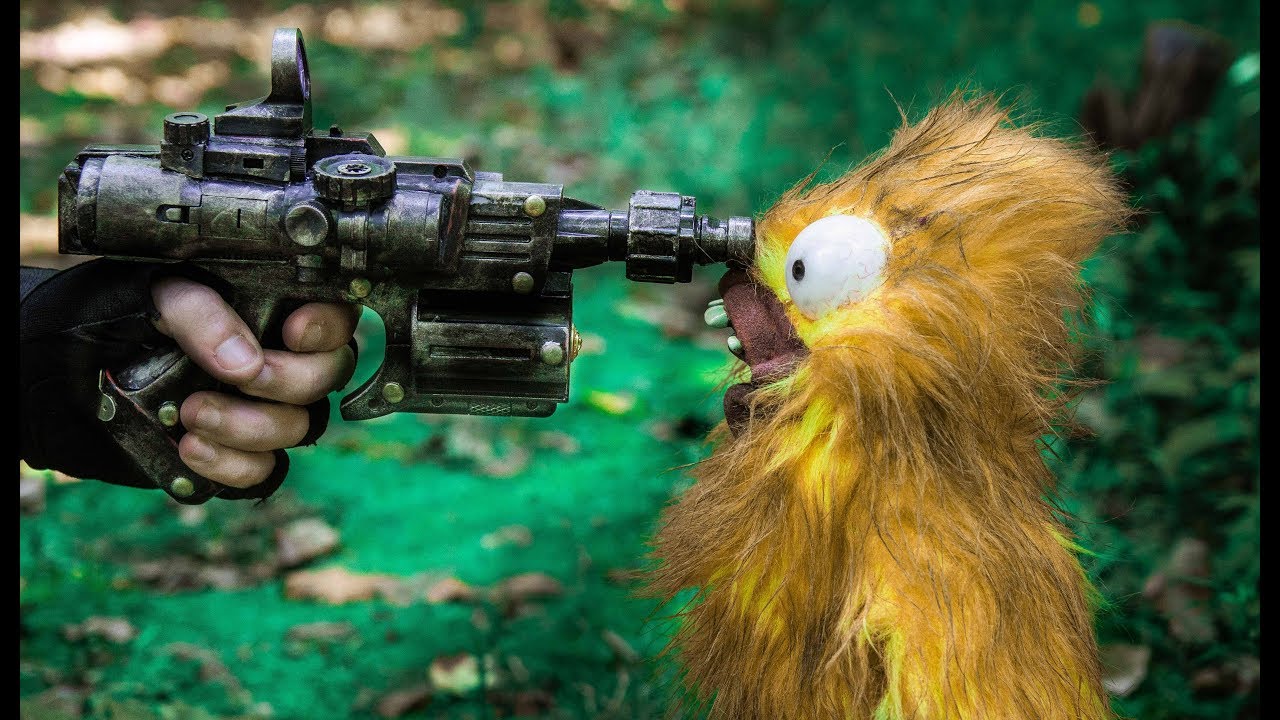 Fuzzy Alien goes Nuts! || Sci-Fi Short film - YouTube