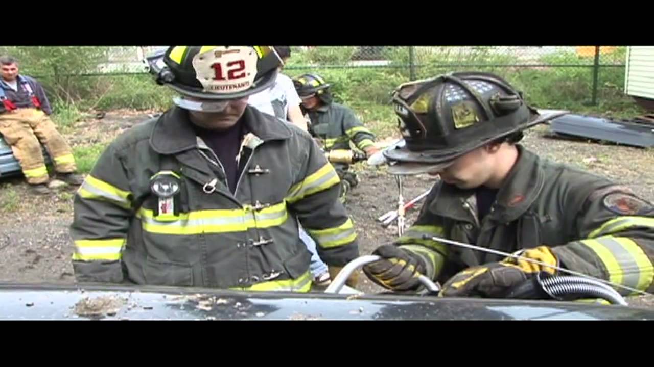 Vehicle Extrication: Cutting A 3rd Door - YouTube