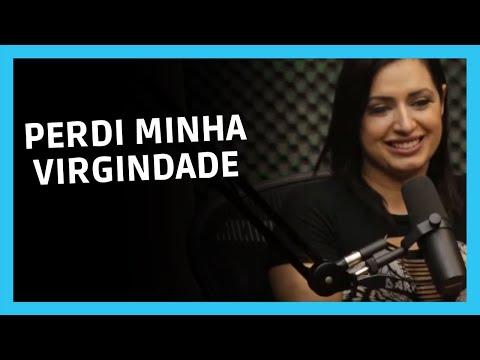 “Meu Primeiro Beijo Foi Com Uma Prima” | Mia Linz