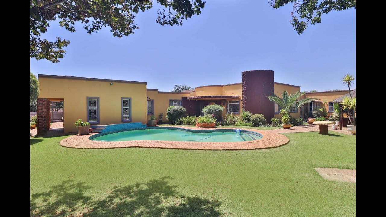 ART DECO CHARMER WITH MODERN 3-BEDROOM HOUSE - YouTube