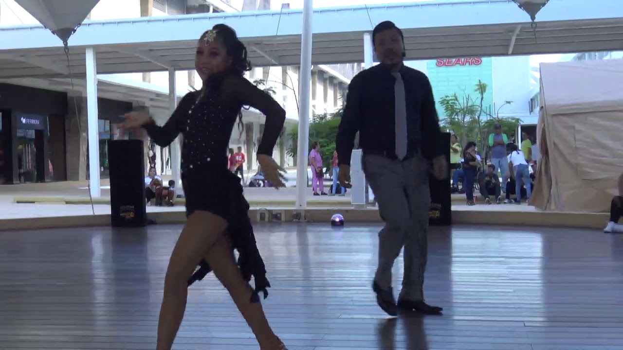 PAMELA MT ACOMPAÑANDO A EMMANUEL LARA PULIDO DIRECTOR DE STUDIO 74 ...