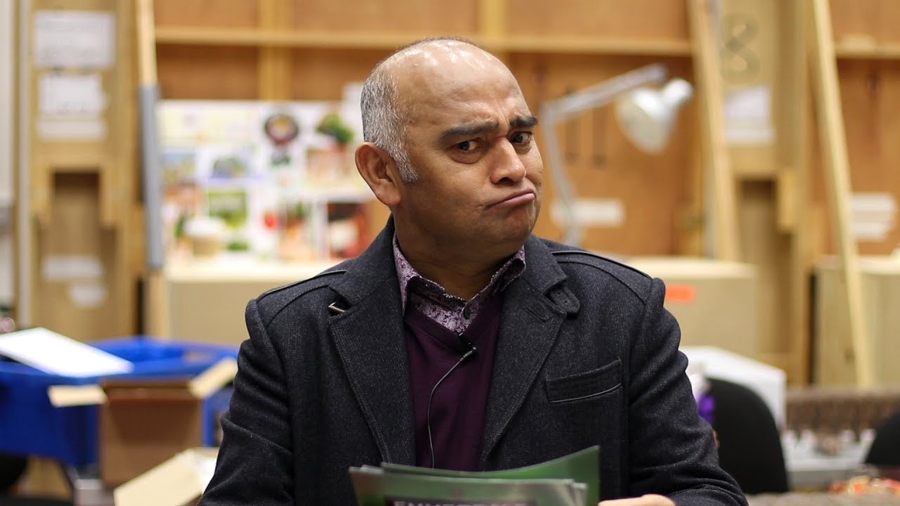 Emmerdale - 60 Seconds On Set With Bhasker Patel - YouTube