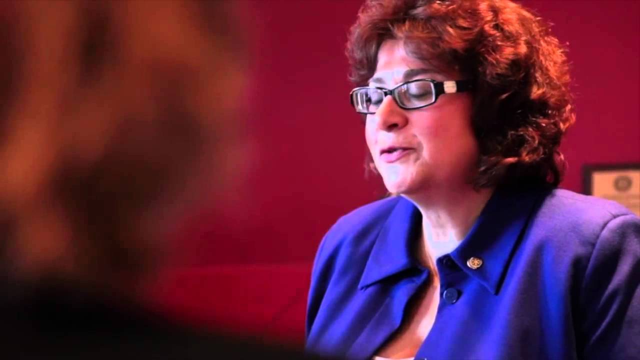 Intro Liz Simeone EA - YouTube