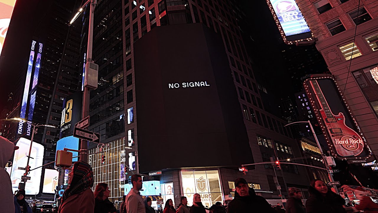 Continental convida em plena Times Square: saia das telas. - YouTube