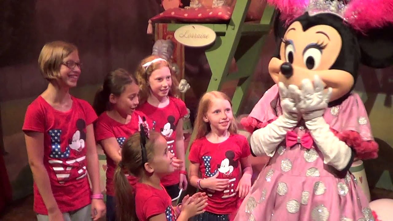 Meeting Minnie Mouse - YouTube