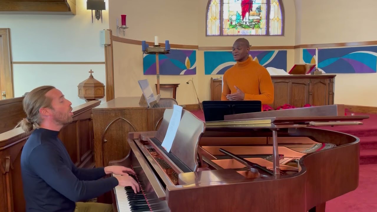 Angels We Have Heard on High (with Darian Sanders) - YouTube