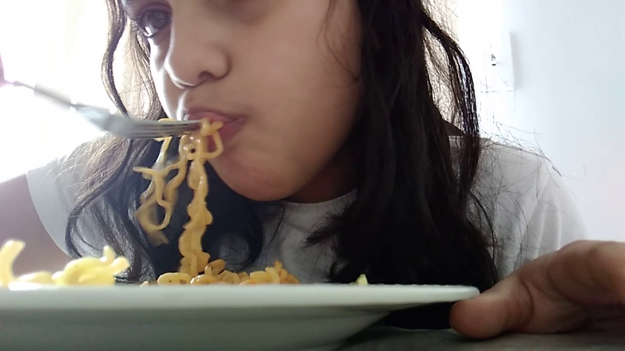 Spicy noodle challenge short film ( Rahaf Jaber) - YouTube