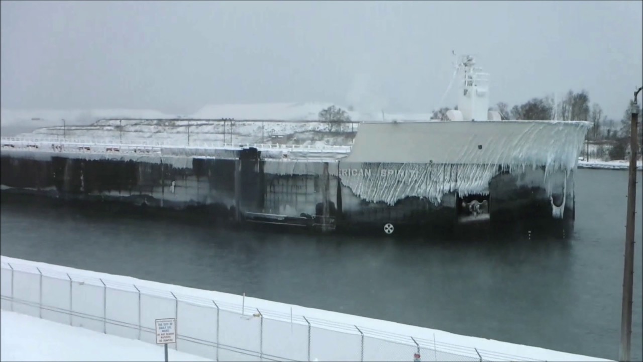 Great Lakes Freighter American Spirit - YouTube