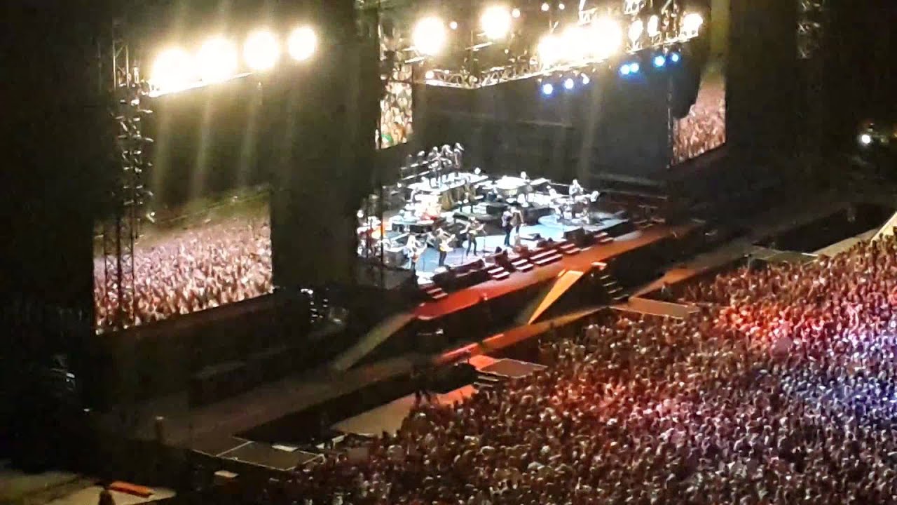 Bruce Springsteen, FNB Stadium, 1 Feb 2014 - YouTube