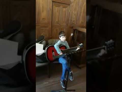 Senden Başka Gitar