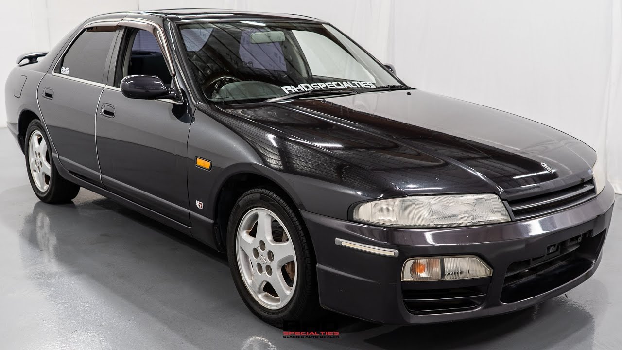 1996 Nissan Skyline R33 Sedan S2 - YouTube