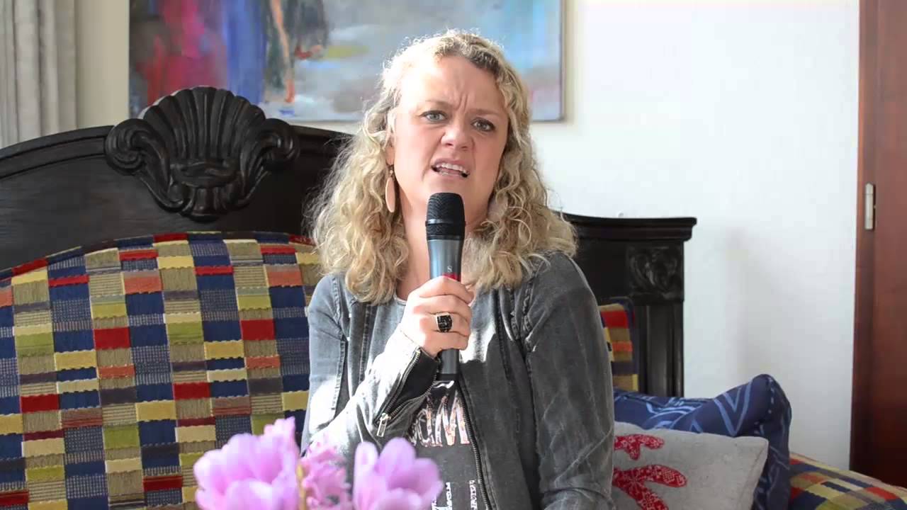 Lisa Feller - YouTube