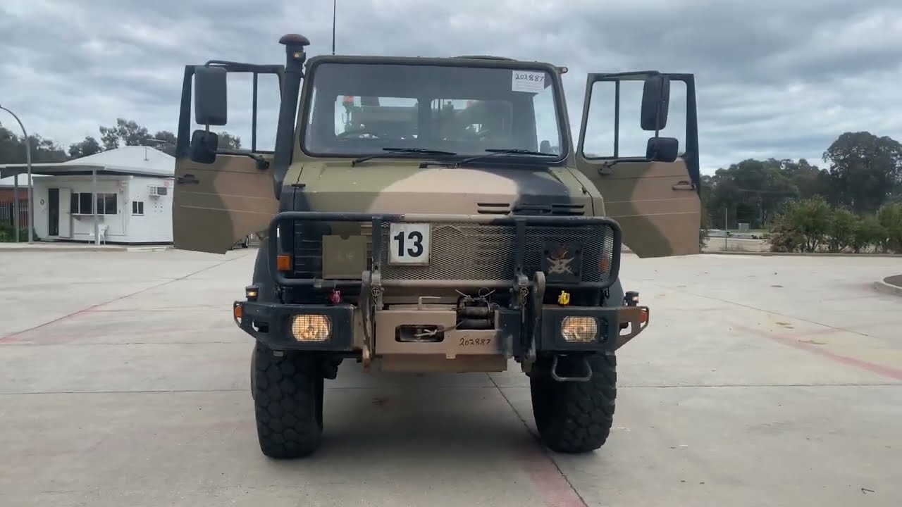 Unimog Wrecker ARN 202887 - YouTube