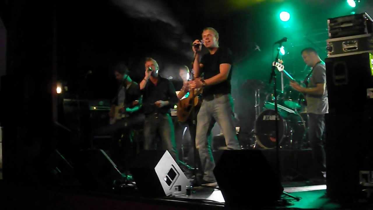 die TWA met band Sinnewaarmte in de Pleats Burgum Promo-avond - YouTube
