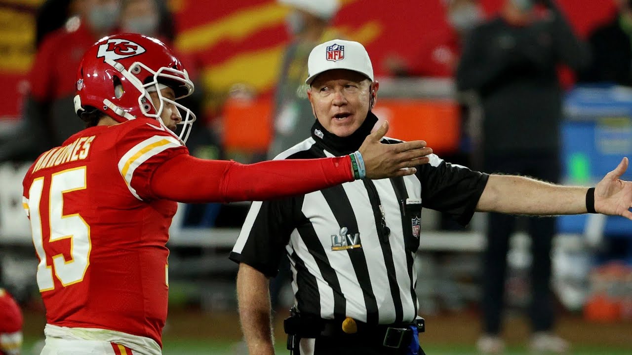 Chiefs QB Patrick Mahomes lambasts referees after controversial penalty ...