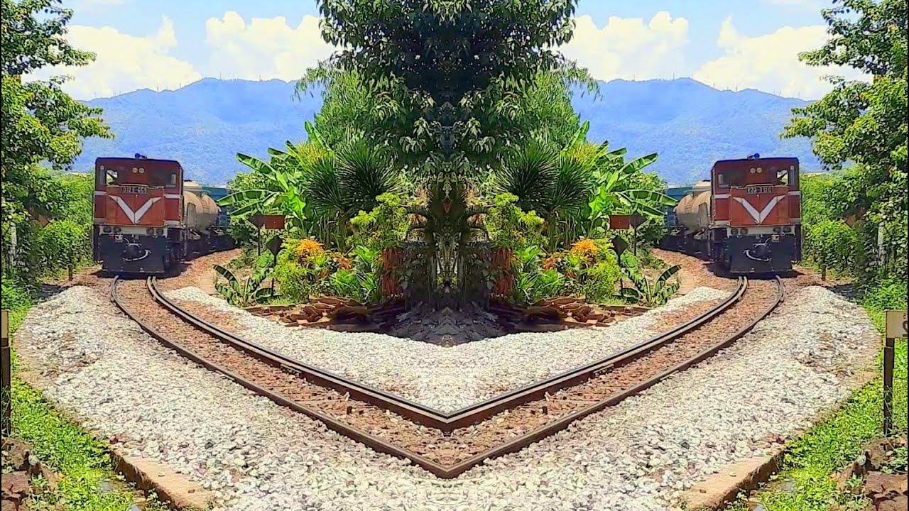 FUNNY TRAIN. WEIRD TRAIN. SUPER TRAIN - (Kì lạ đoàn tàu lửa tông nhau ...