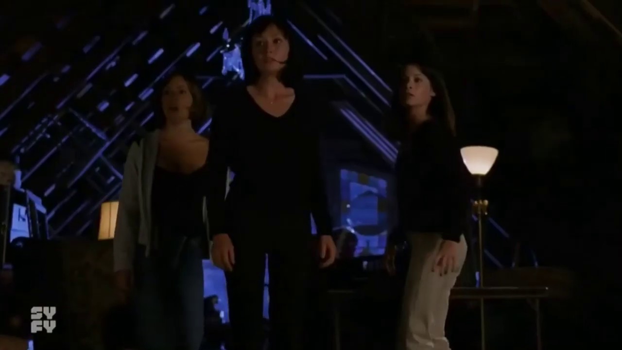 Charmed 01x01 | The Charmed Ones Vanquish Jeremy - YouTube