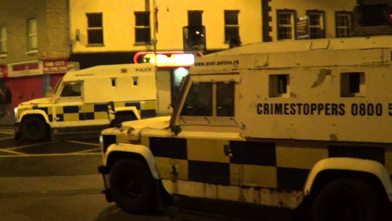 Tactical Support Group Runs Red Light 12/1/13 - YouTube