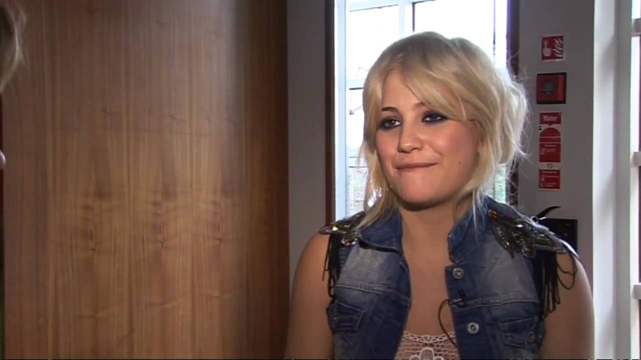 Pixie Lott Interview: I'm not moving to America! - YouTube