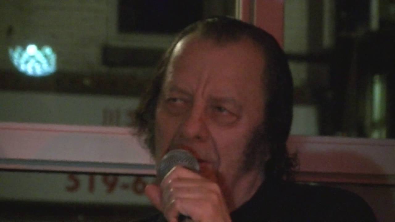 Julio Elvis - Running And Scared - YouTube