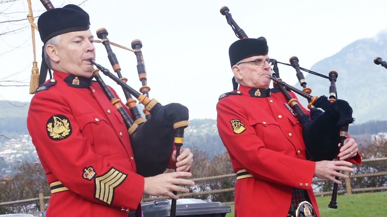 Remembrance Day Vancouver Poppy Run RCMP Police Pipe Band - YouTube