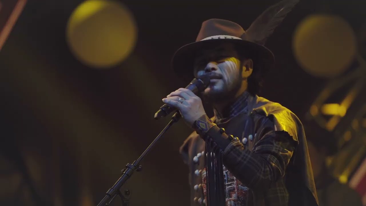 The BAATAR - Nairsag Ulaanbaatar Mongol Country Music - YouTube