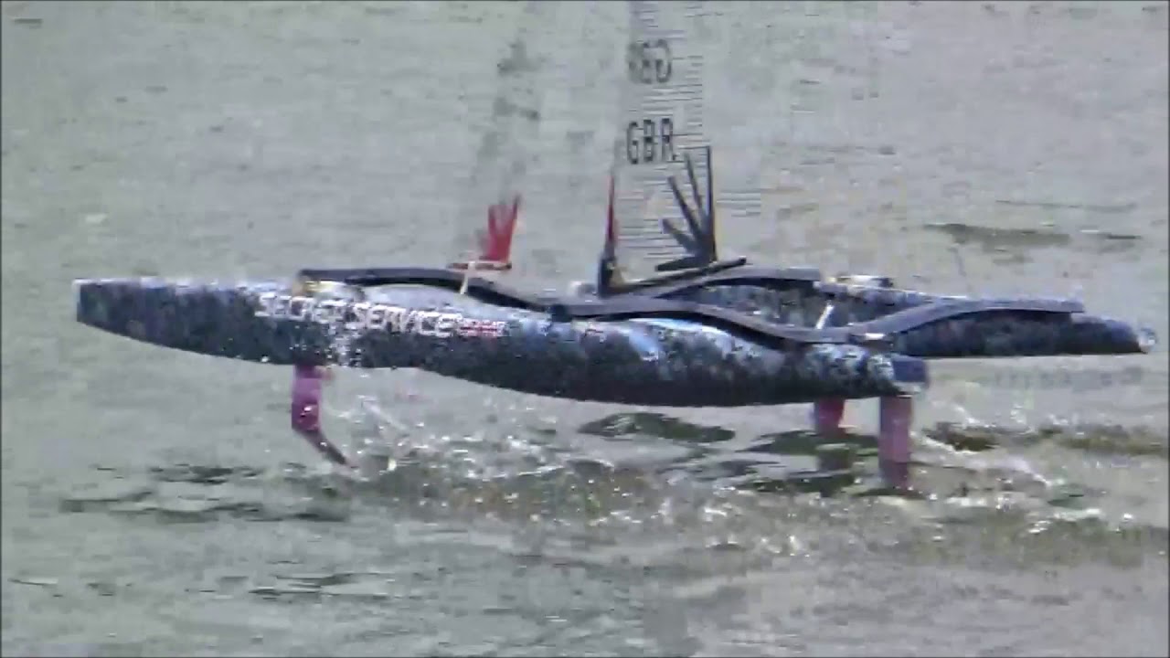 Mini40 Cat and Tri - foiling - YouTube
