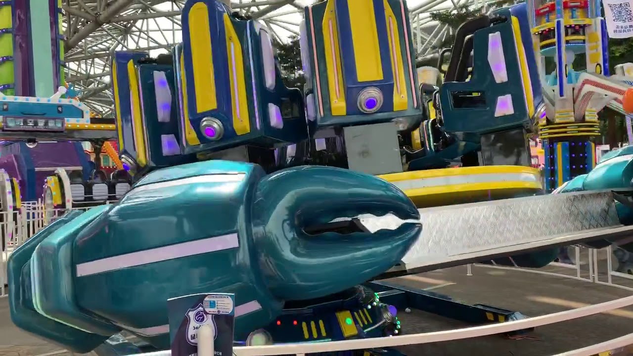 Dazzling Scorpion - Video 2 - Amusement Rides - YouTube
