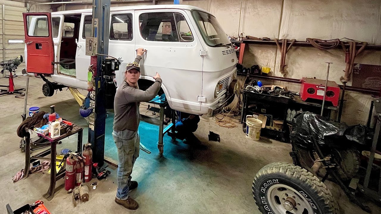 1967 4x4 Chevy Van Small Block Swap & 10 Bolt Front End Build - The ...