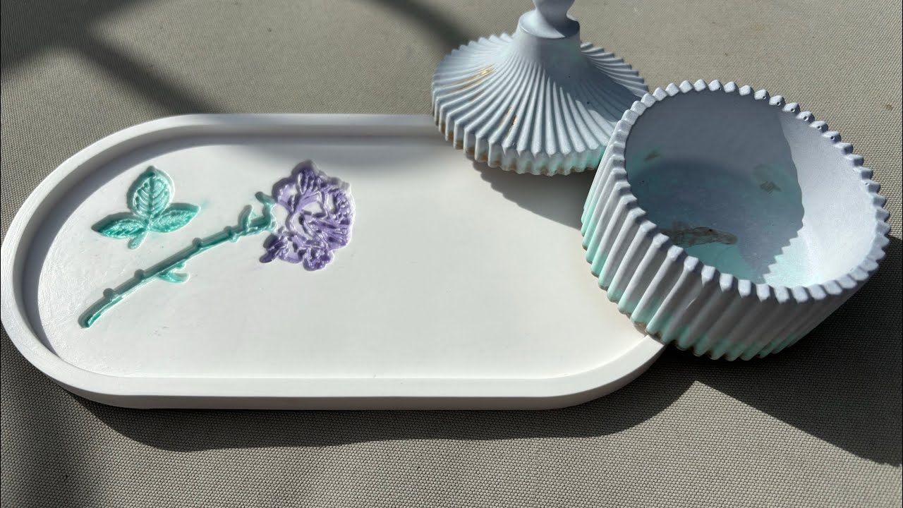 Trinket tray with resin casting powder - YouTube