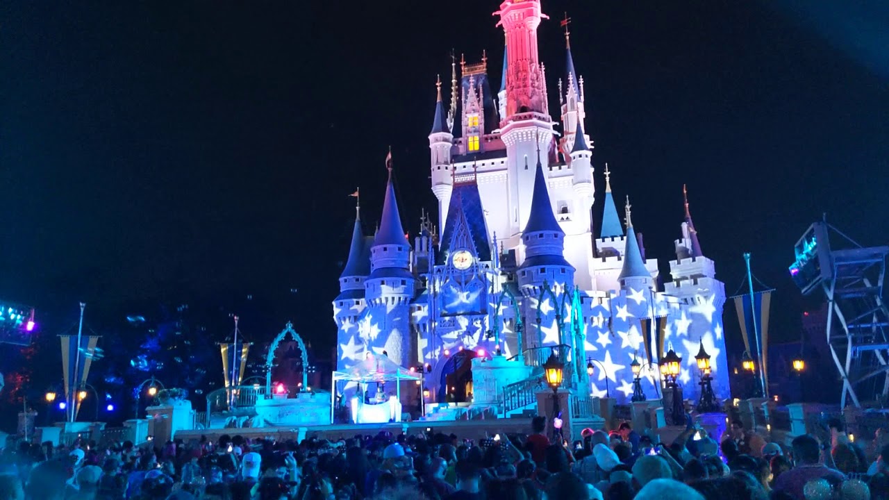 Disney World's Dj set before the fireworks on the 4th, 2019 - YouTube