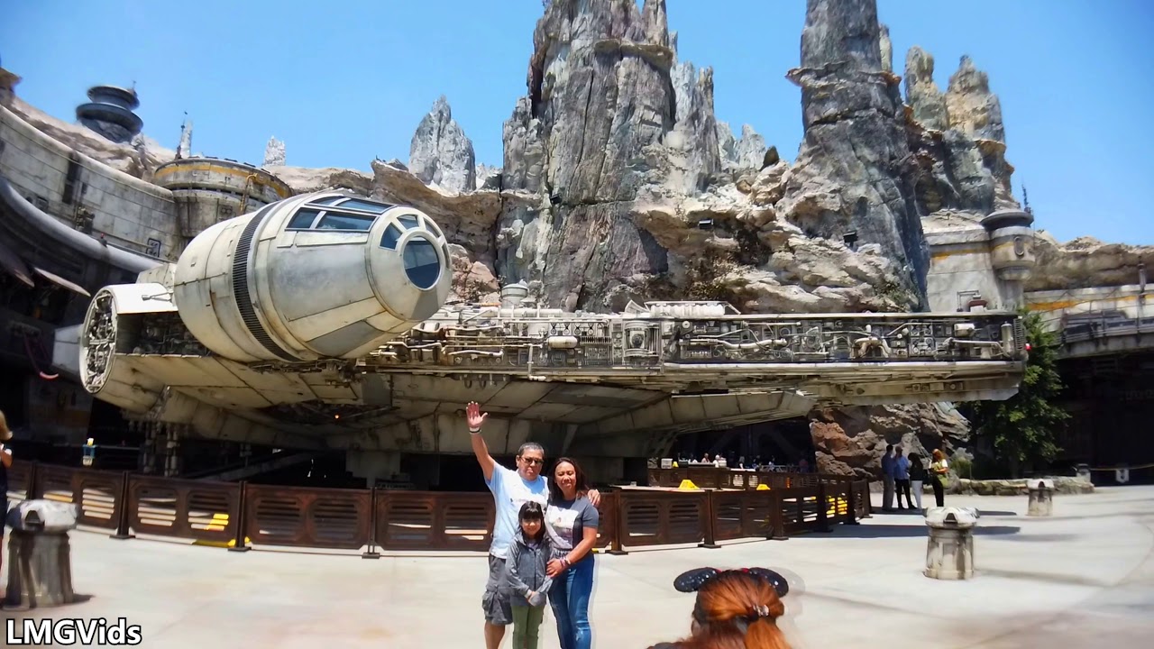 [2019] Star Wars Galaxy's Edge @ Disneyland Walkthrough | 4k 60fps ...