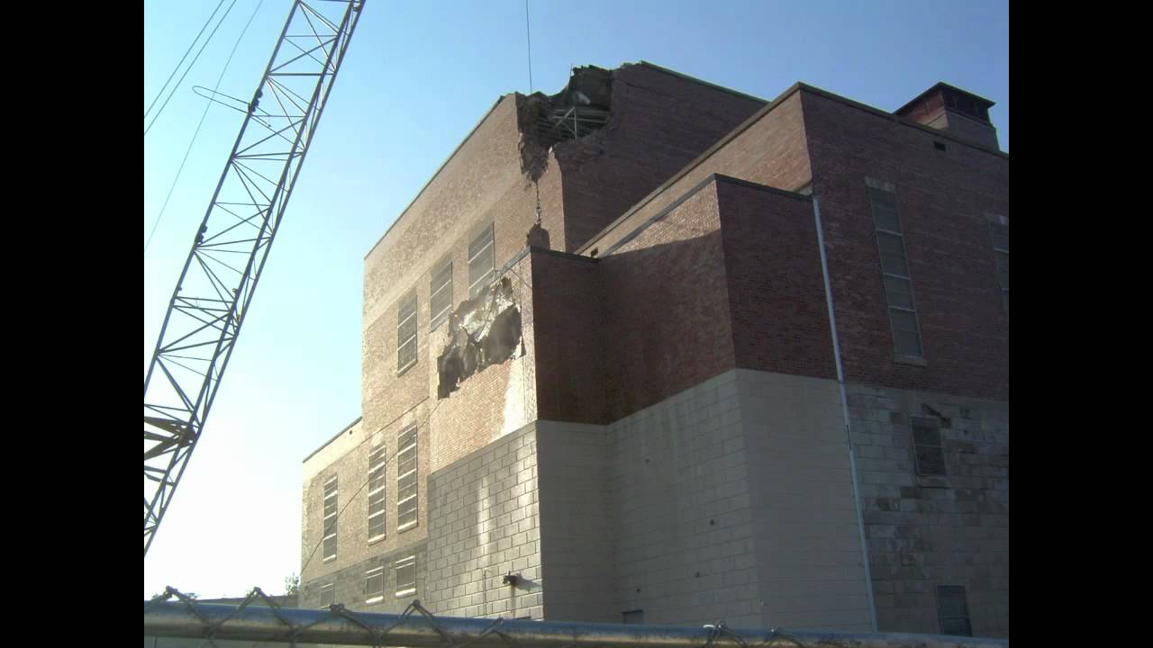 Demolition of the USDB "The Castle" Leavenworth, KS - YouTube