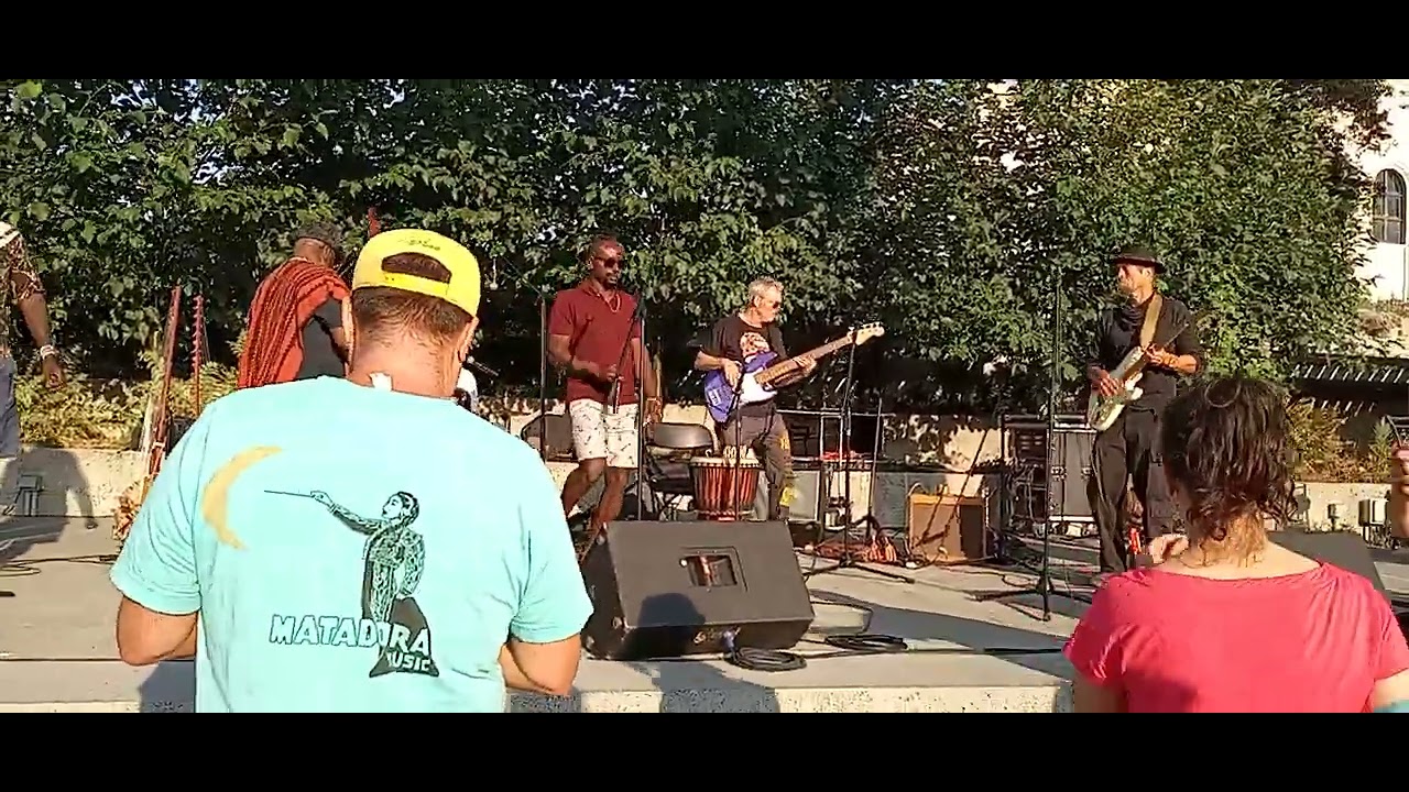 PonPonPon - Dogon Lights at OMCA, 5 of 5 - YouTube