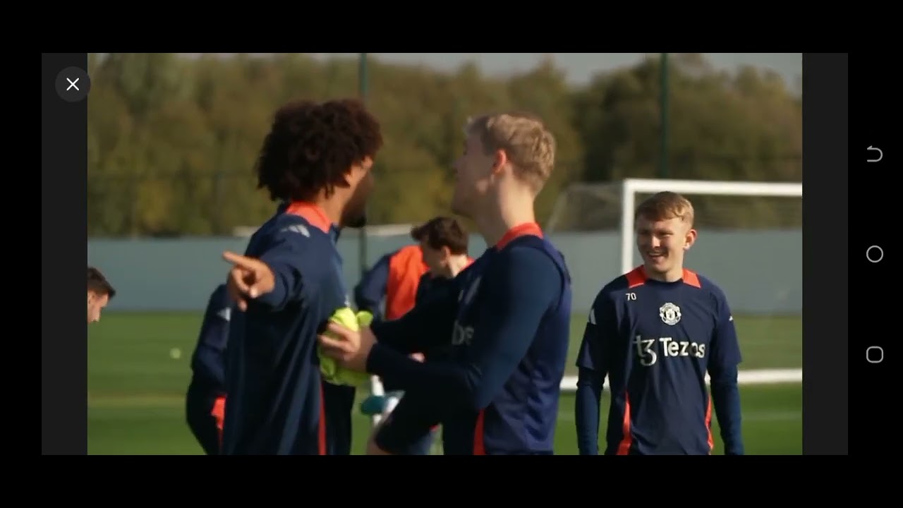 MANCHESTER UNITED PLAYERS BACK AT CARRINGTON - YouTube