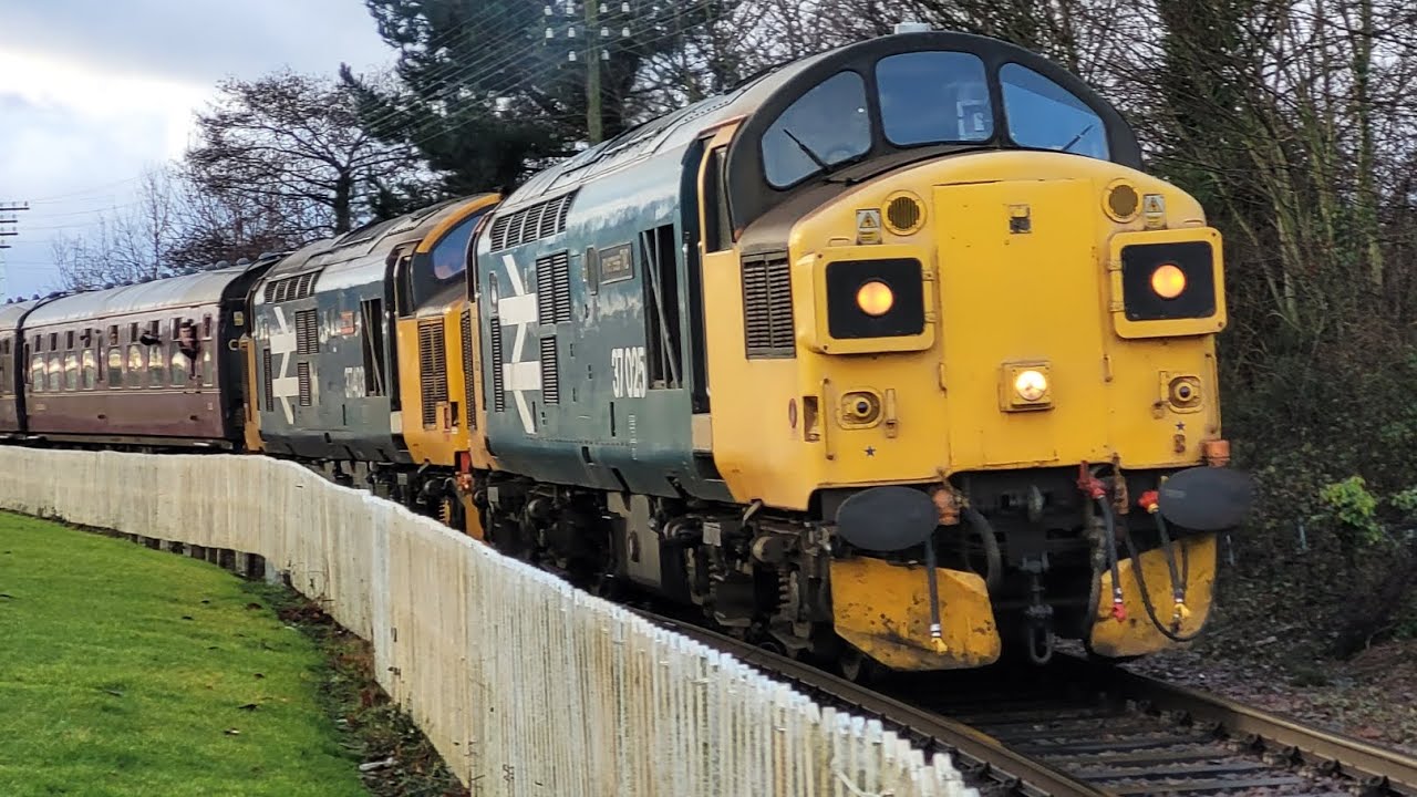 Class 37s at Bo'ness - YouTube