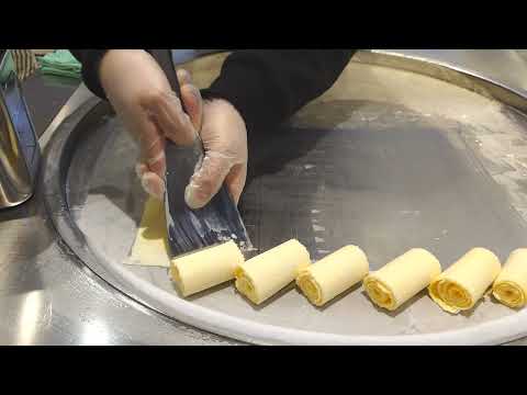 Demonstration  sales of Ice Cream Rolls -  Rolly's Roll Ice Cream Kyoto