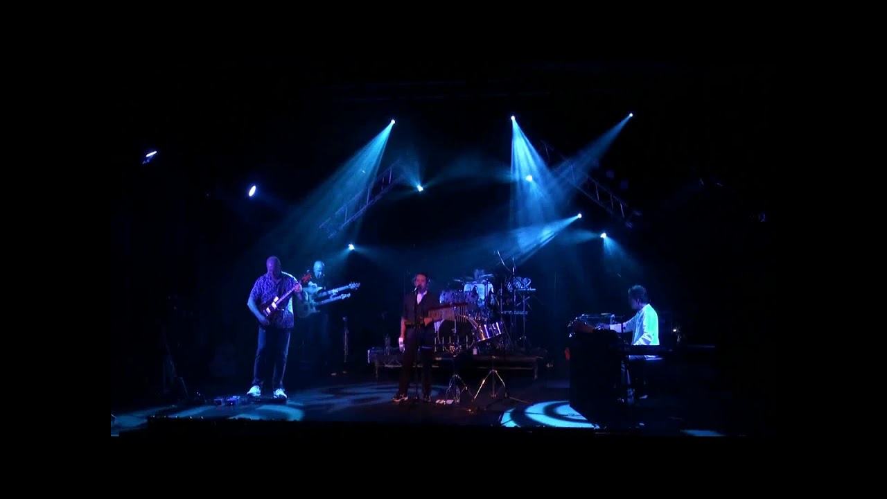 Los Endos Ultimate Genesis play The Carpet Crawlers (Genesis) Crewe ...