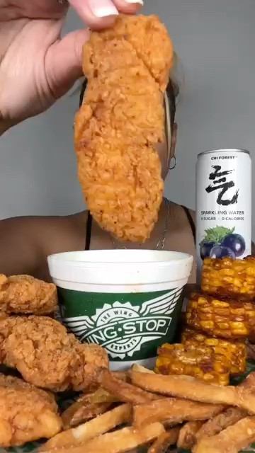 WINGSTOP HOT HONEY RUB, CORN, FRIES 🍗 #mukbang #eatingasmr #asmr # ...