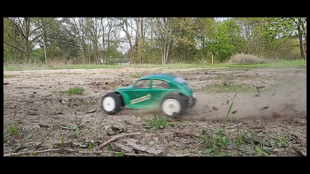 Tamiya tt02b/ PlasmaBuggy/ Dust, Jumps and Brushless Racing - YouTube