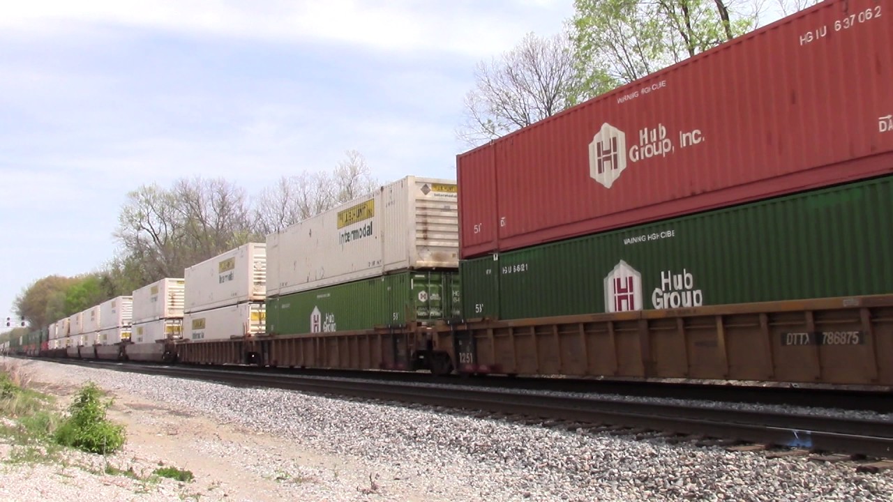 Norfolk Southern Ex-Conrail Dash 8-40CW Engine Southbound Intermodal ...