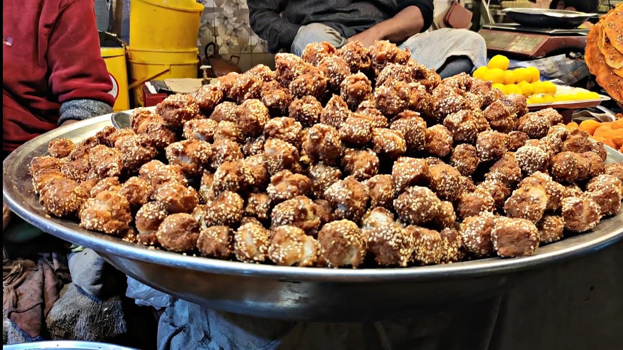 Lahori Andrasa - Street Food Of Lahore - Pakistani Street Food - YouTube