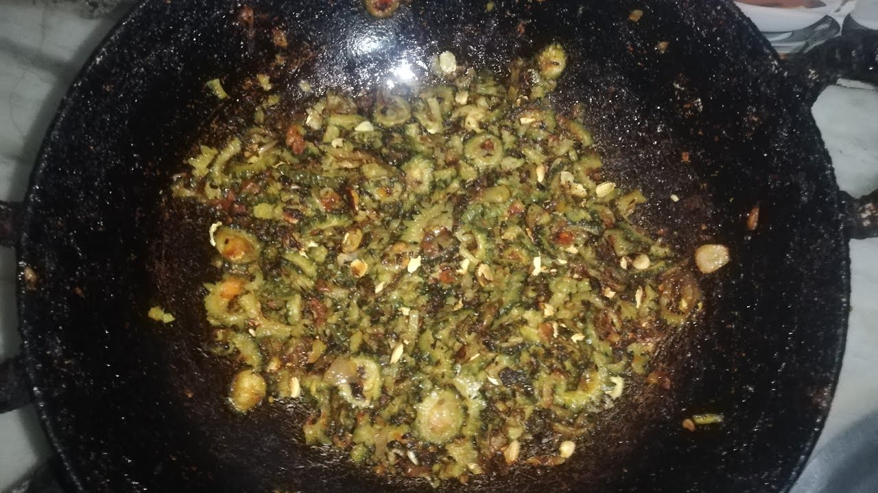 Karele ki Sabzi | Crispy Karela Fry Sabzi recipe | Bittergourd Recipe ...