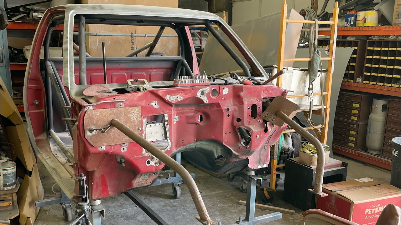 S10 drag truck cleaning up the firewall!!! - YouTube